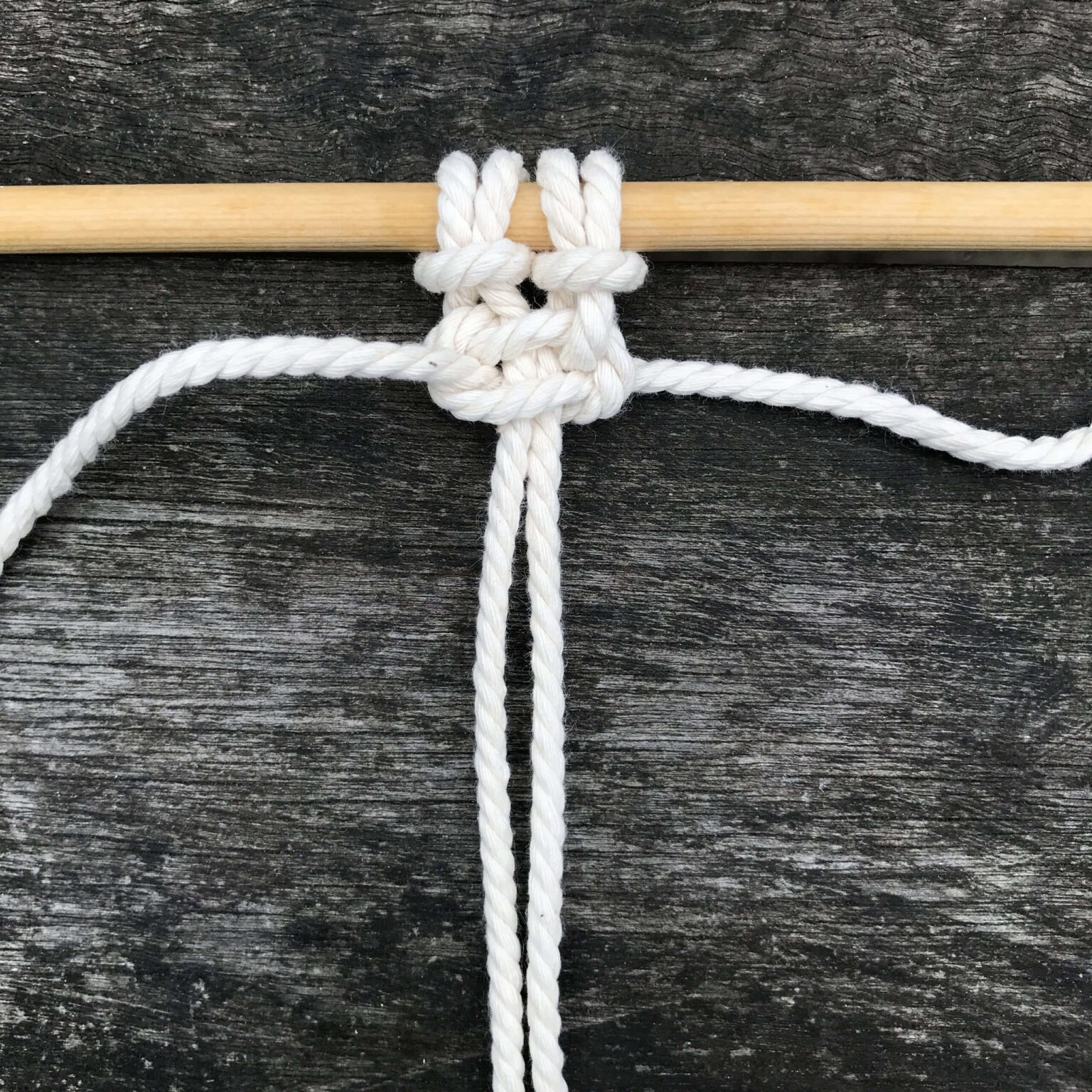 The Ultimate Guide to Macramé: Macramé knots and Starter Kits ...