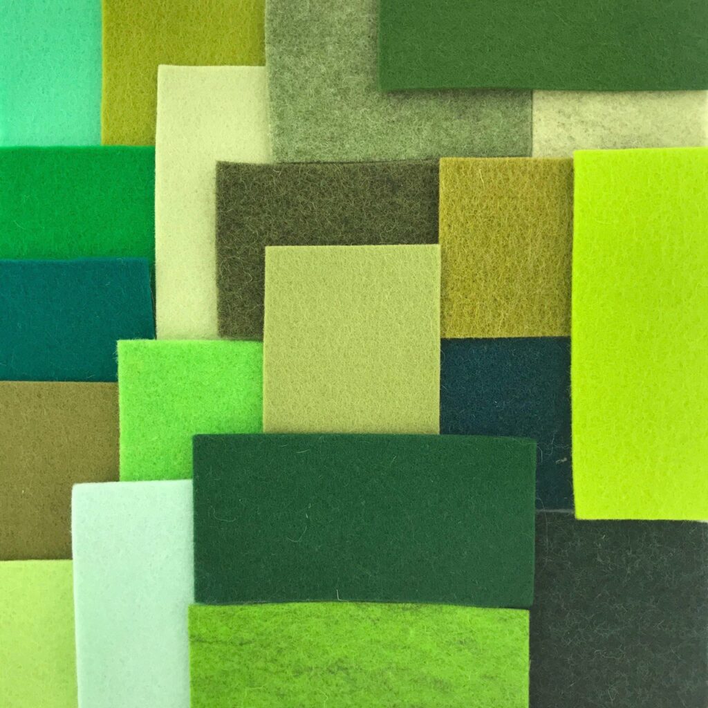 Samples - TrueFelt 1-1.2mm +-1x1cm- 100% wool felt - Meaningful Crafts